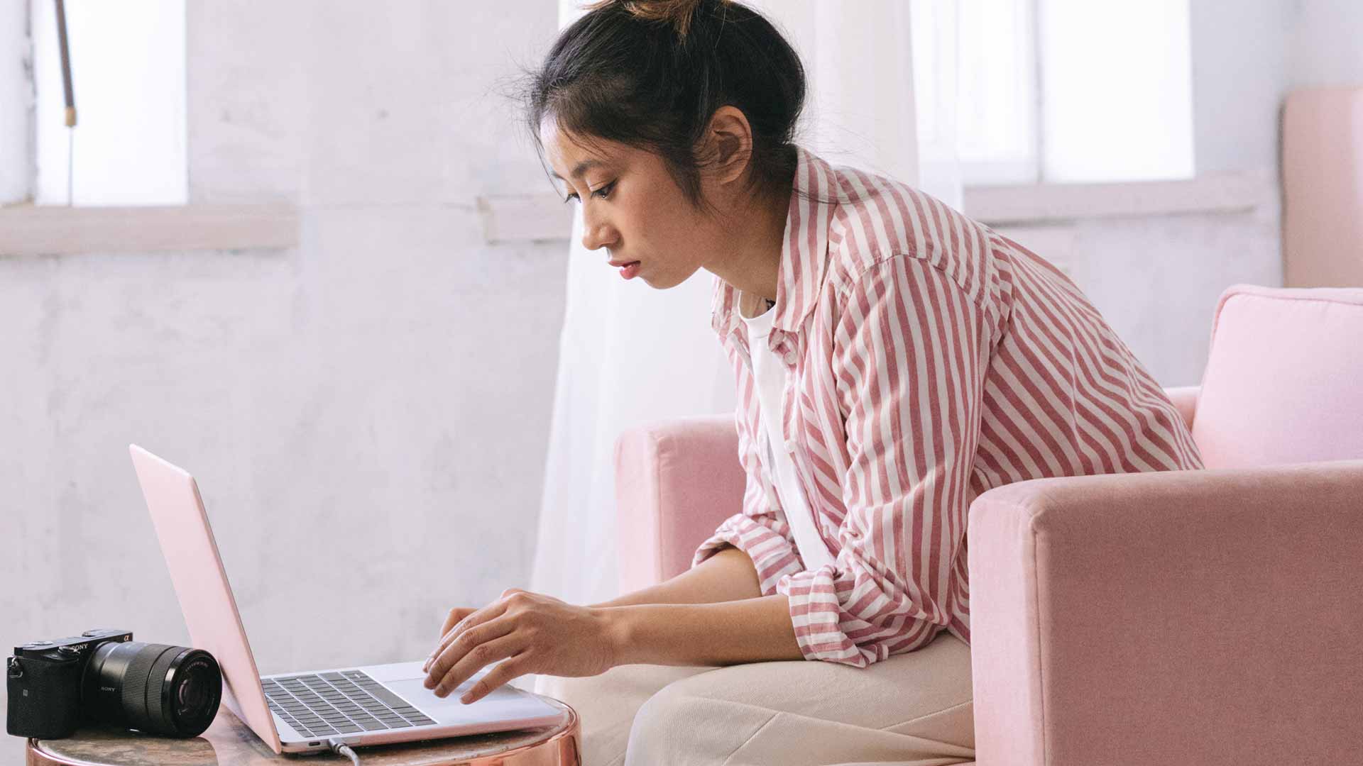 Beauty Unplugged: Reversing the Effects of Screen Time – Porcelain Skin